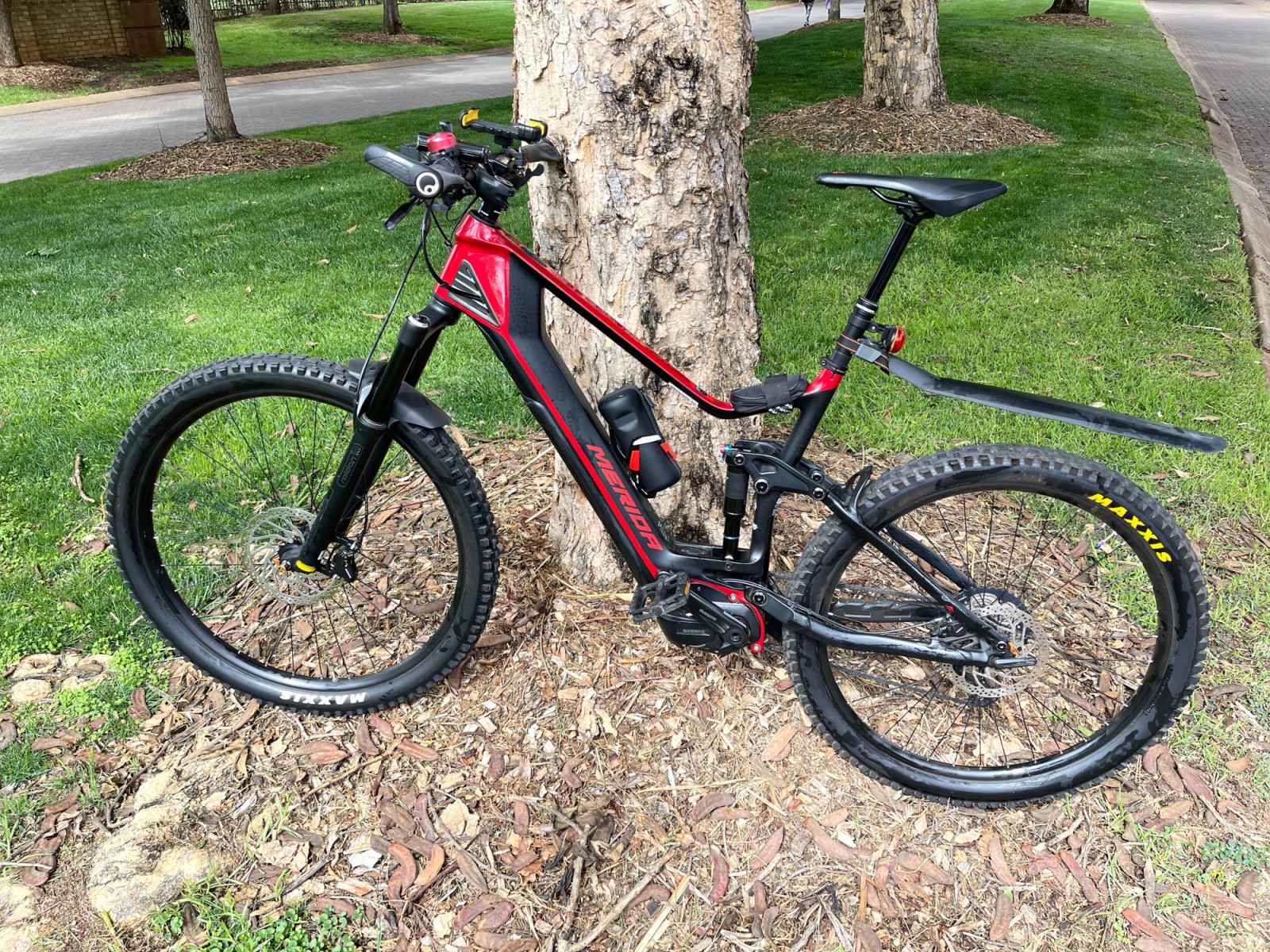 Merida e140-4000 | Dual Suspension Mountain E-Bikes | Bike Hub