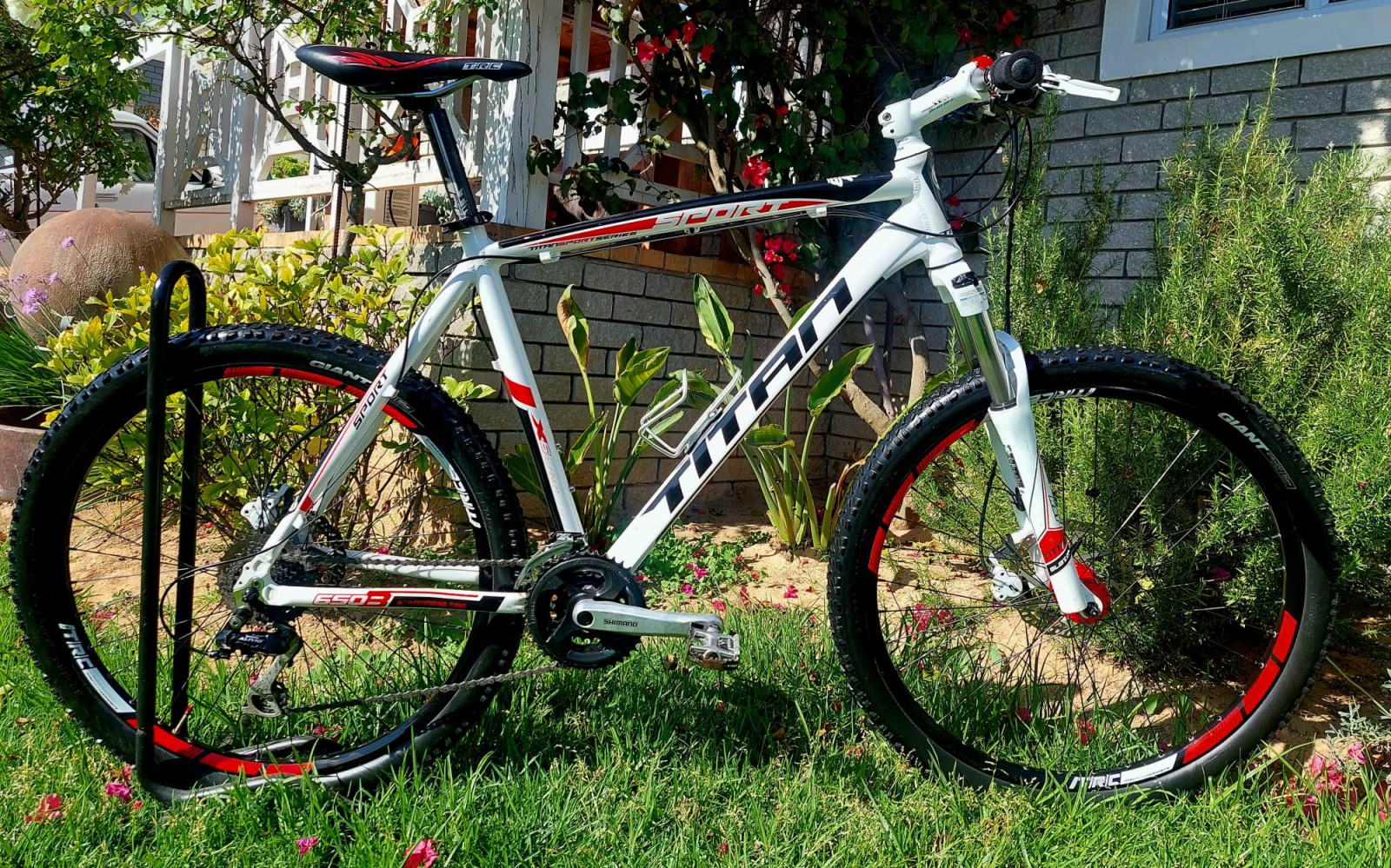 TITAN SPORT SERIES 27.5" XL FRAME | Hardtail Mountain Bikes | Bike Hub