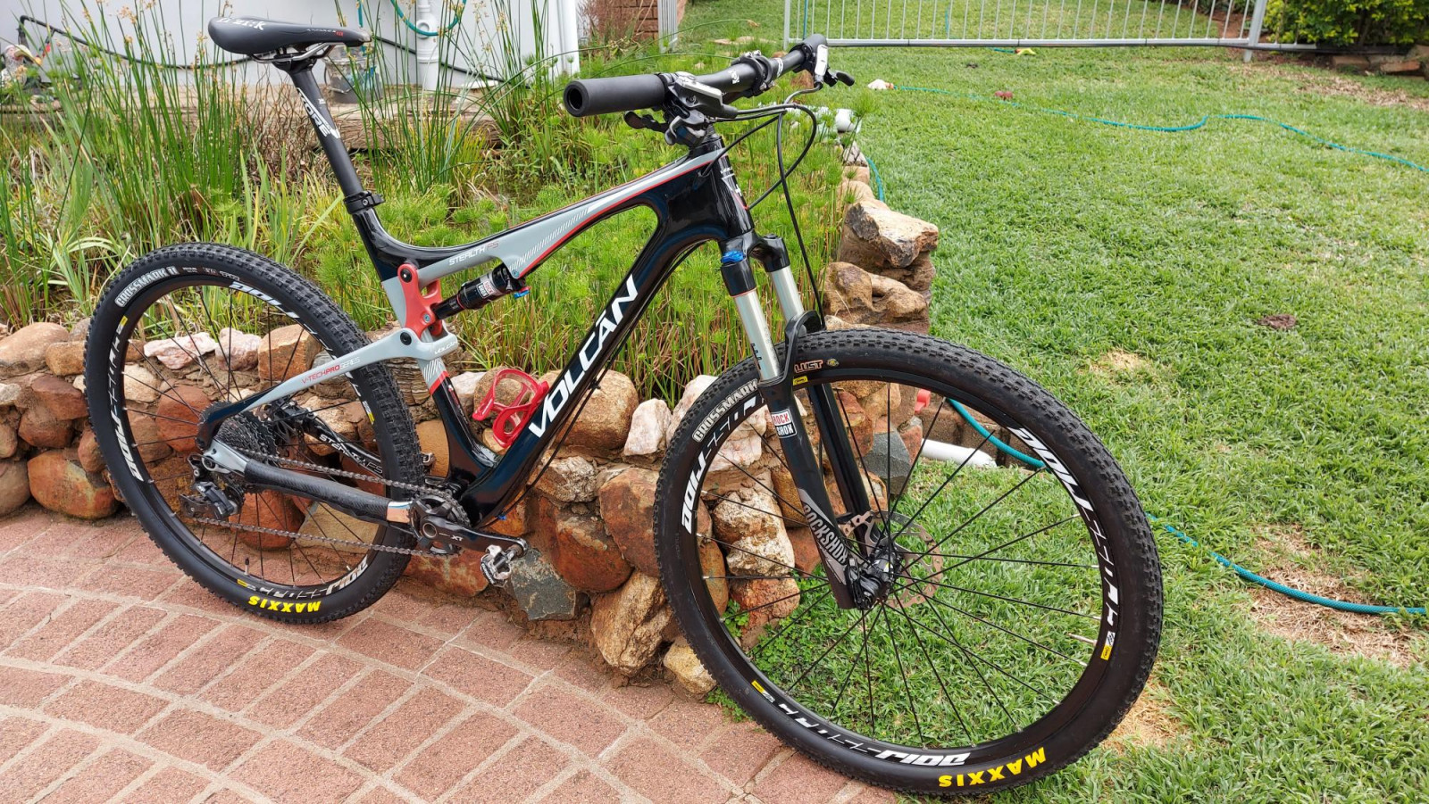 Volcan Stealth FS | Dual Suspension Mountain Bikes | Bike Hub