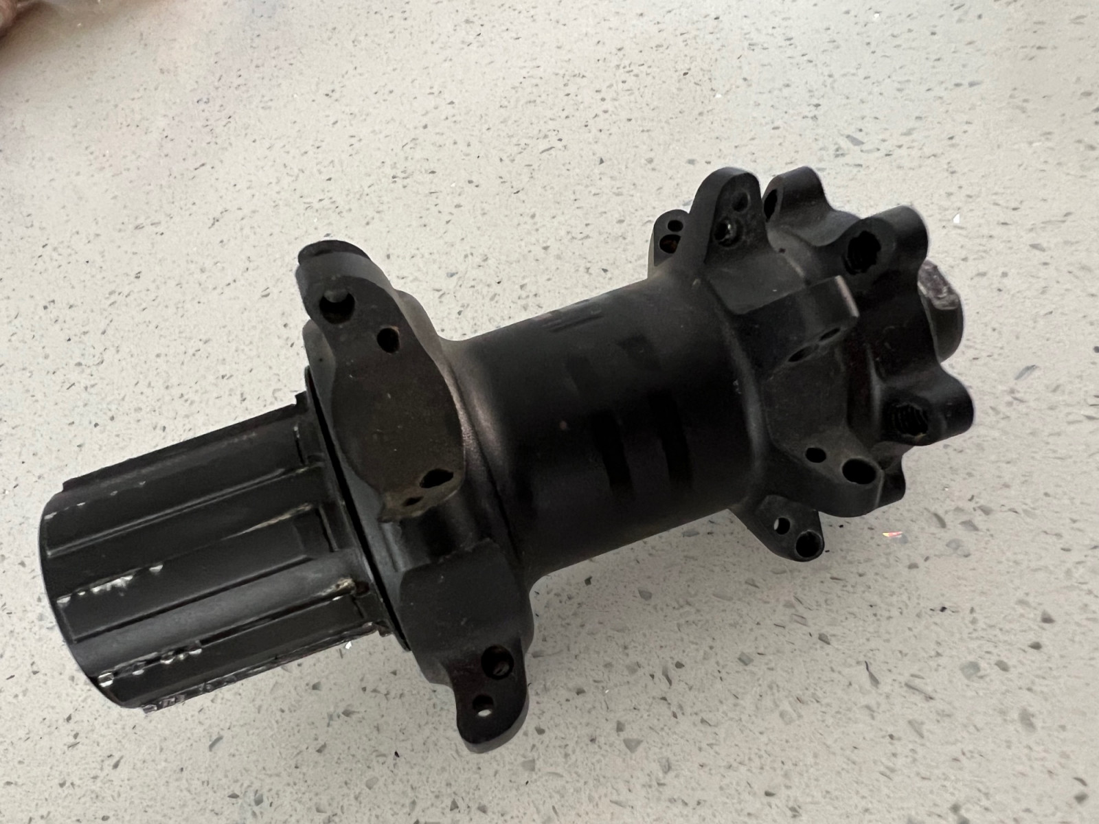 C-Zero 28h hub with Shimano freebody | Bike Hub