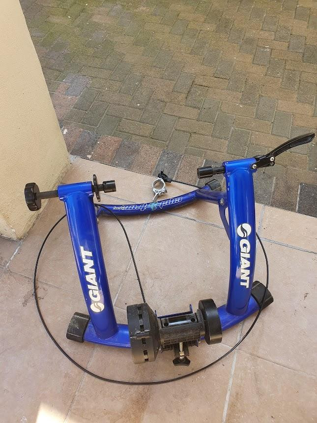 Giant Cyclotron Magnetic Indoor Trainer | Indoor Trainers & Accessories ...