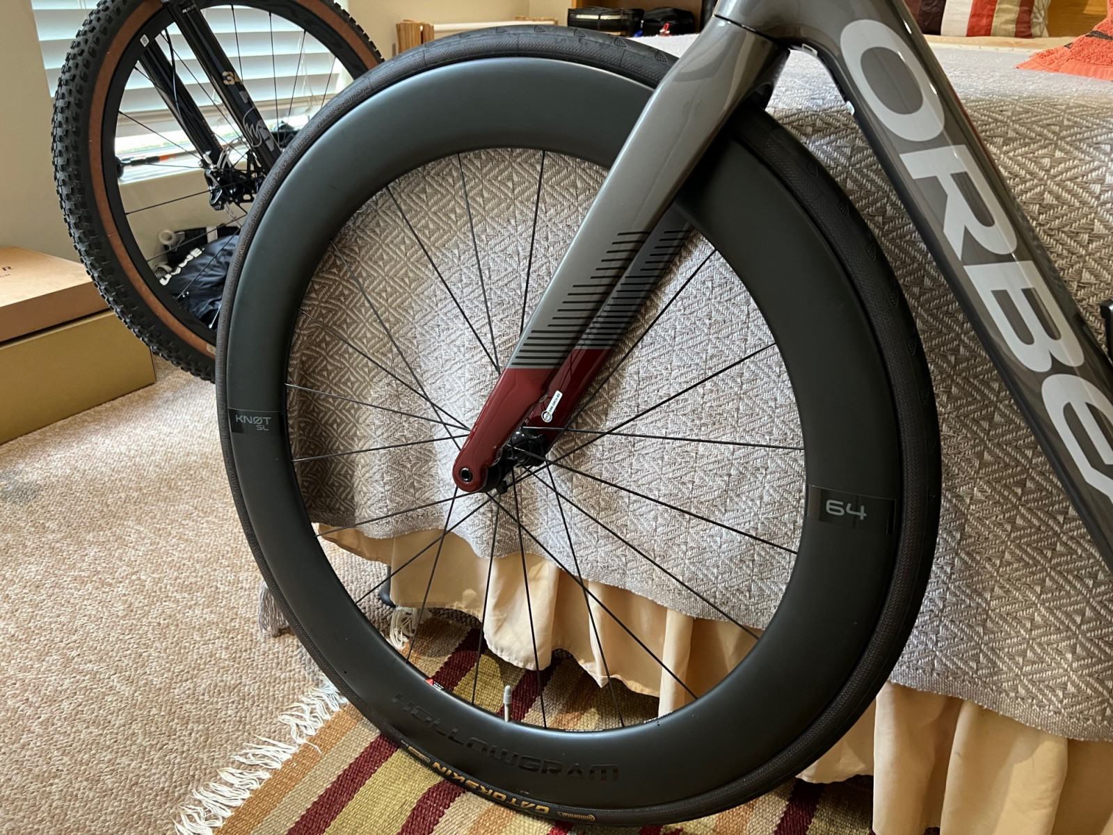 Hollowgram Knot 65 Carbon disc wheelset | Road Bike Wheels | Bike Hub