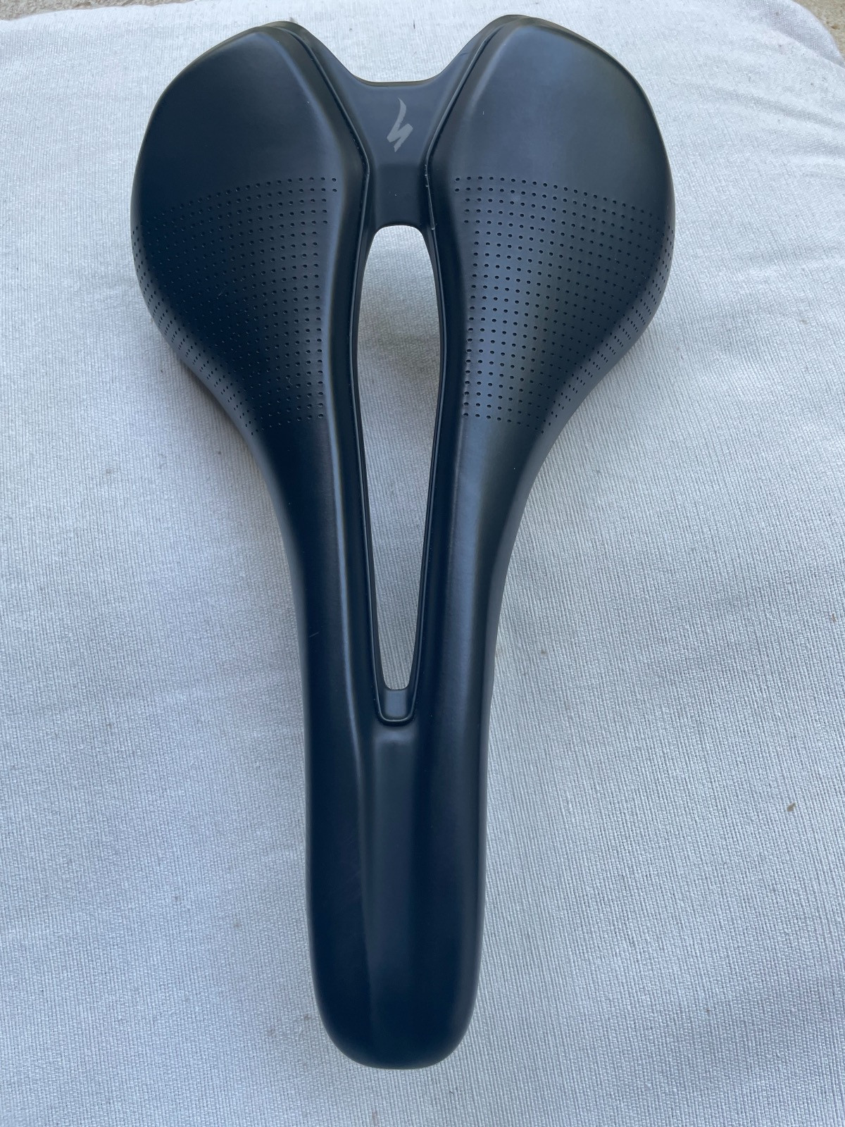 Specialized Carbon Romin Evo Pro | Saddles | Bike Hub