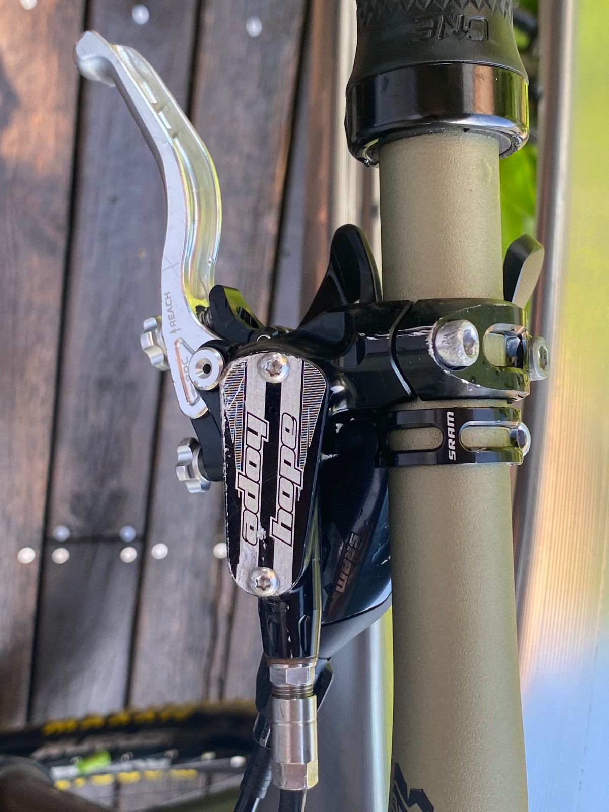 Hope Tech 3 E4 brake set | Mountain Bike Brakes | Bike Hub