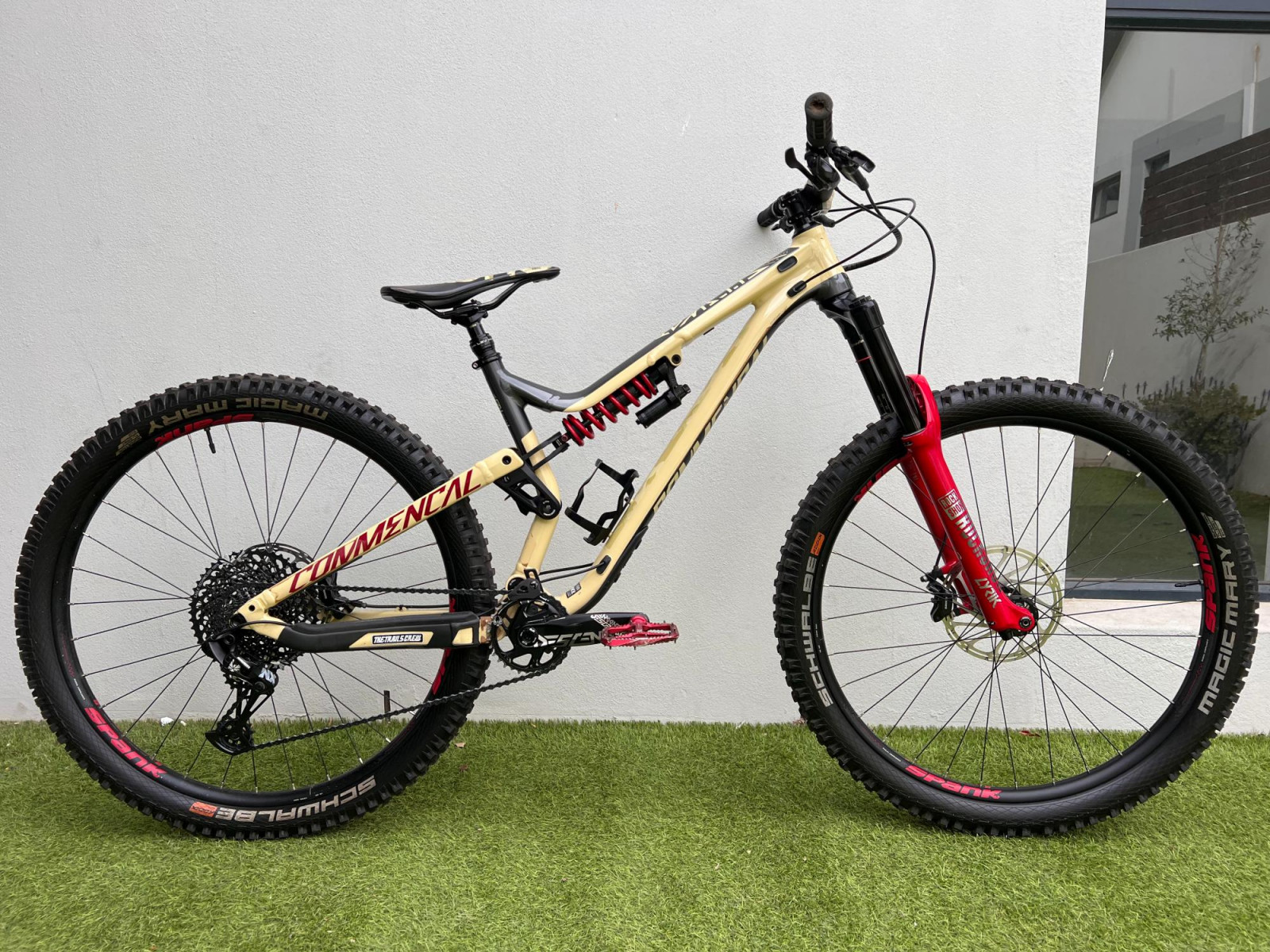 Commencal Meta AM Team Coil - Medium | Dual Suspension Mountain Bikes ...