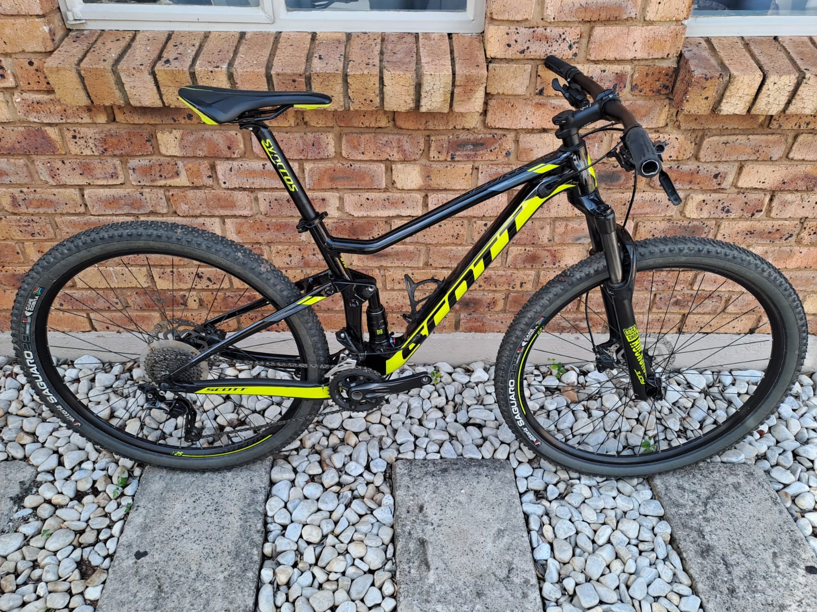 Scott Spark 970 (M) | Dual Suspension Mountain Bikes | Bike Hub