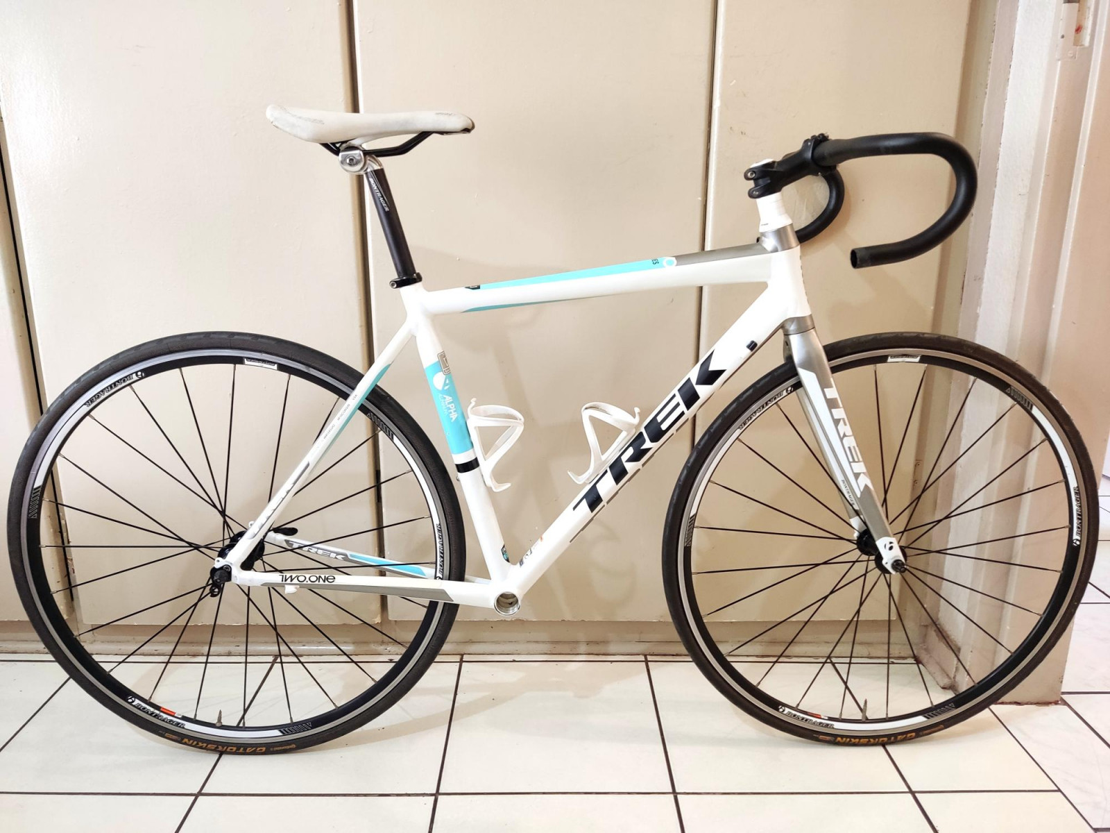 Trek Medium Frame/Fork and wheels | Road Bike Frames | Bike Hub