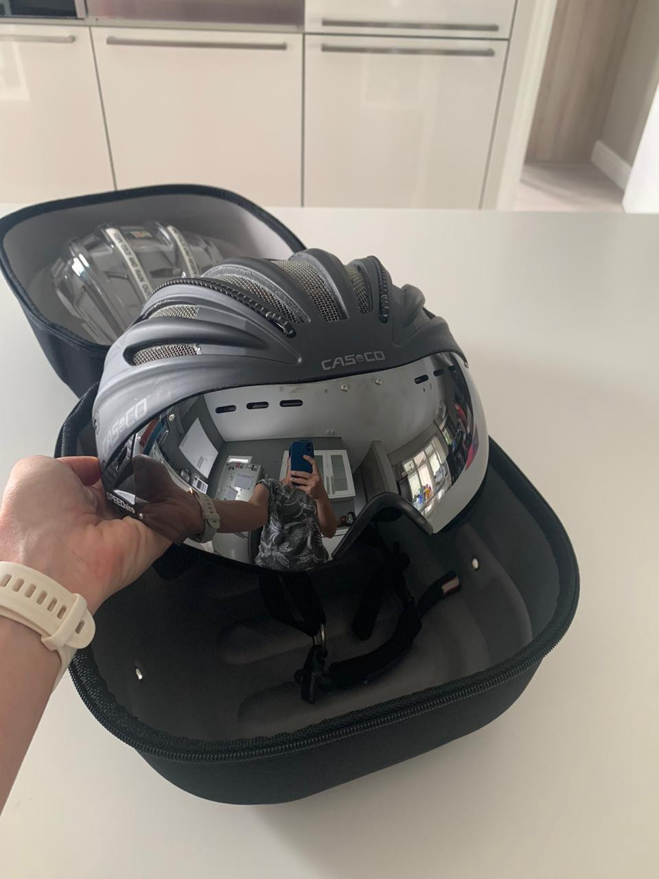 TT or Triathlon Helmet with hardcase | Helmets | Bike Hub