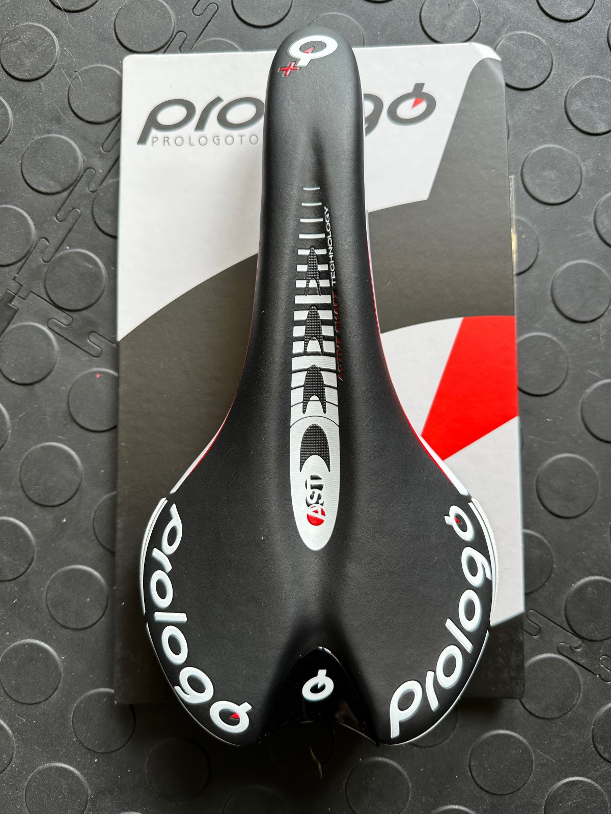 Prologo Nago | Saddles | Bike Hub
