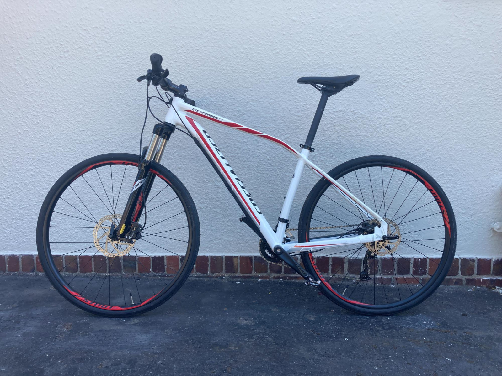 2014 Specialized Rockhopper Comp | Hardtail Mountain Bikes | Bike Hub