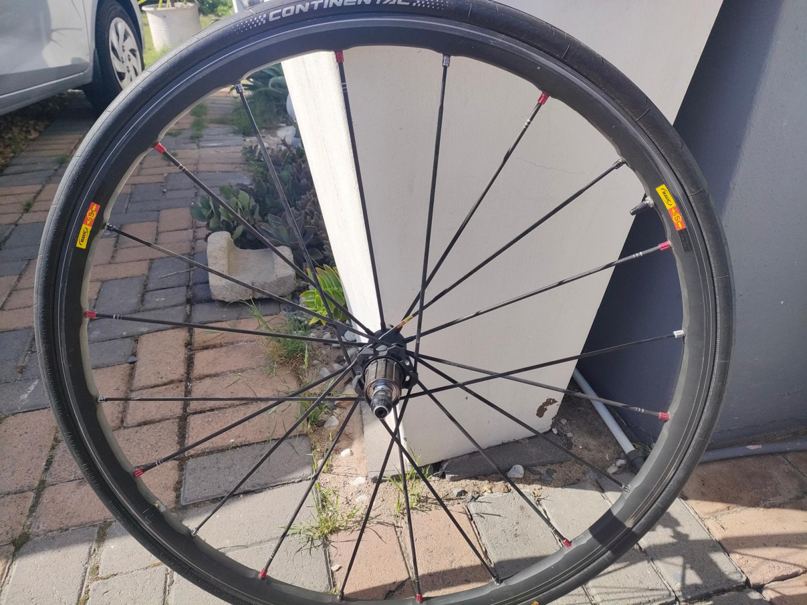 Mavic SSC roadbike carbon wheelset | Road Bike Wheels | Bike Hub