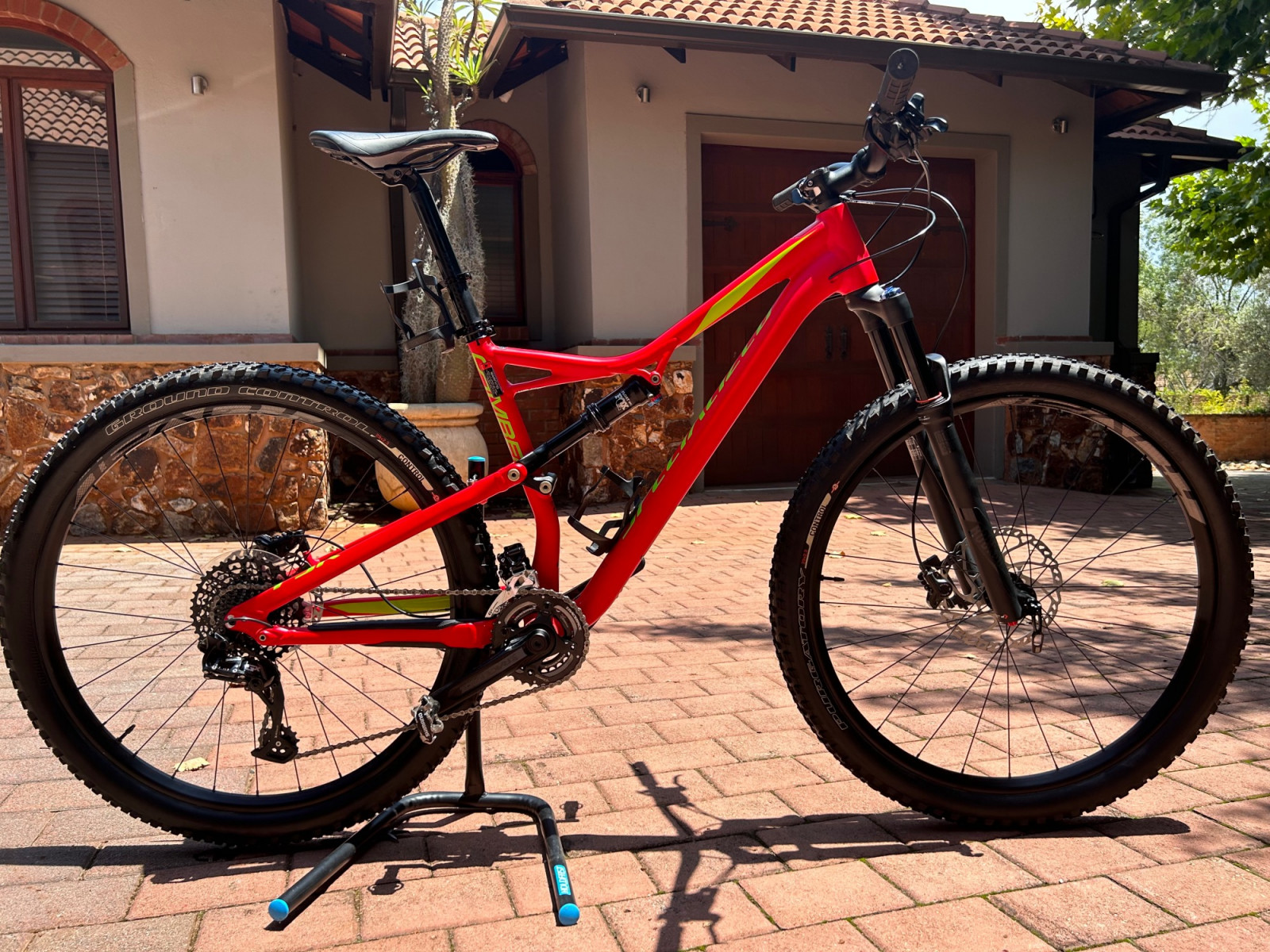 Specialized Camber Comp | Dual Suspension Mountain Bikes | Bike Hub