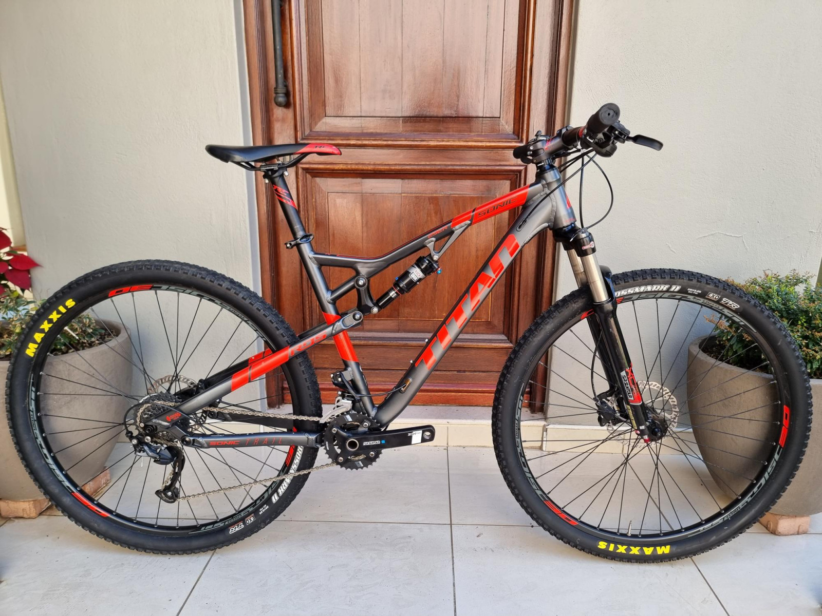 TITAN SONIC TRAIL (M) **SOLD** | Dual Suspension Mountain Bikes | Bike Hub