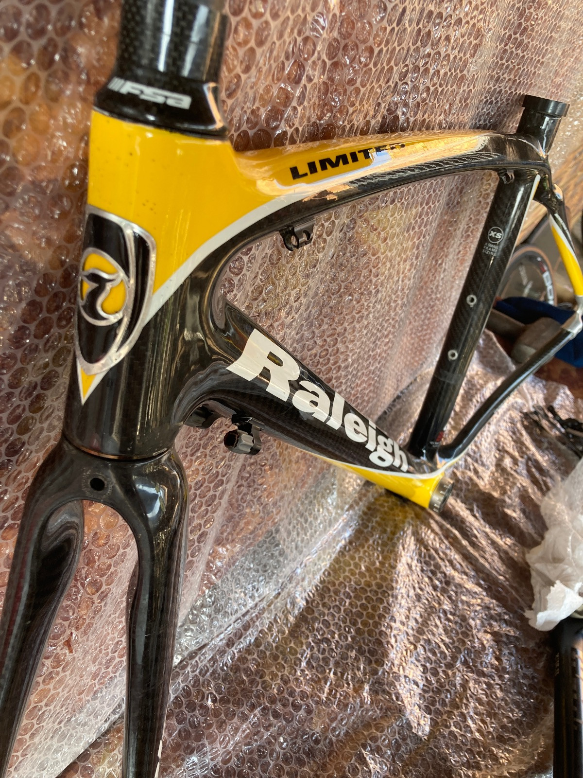 Raleigh Carbon frame - XS - *bad spot* | Road Bike Frames | Bike Hub