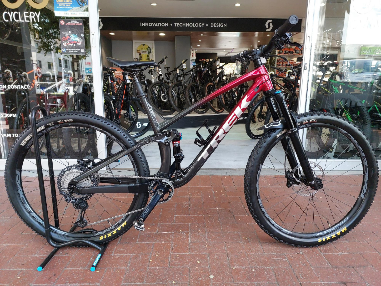 Trek Top Fuel EX8 Alloy | Dual Suspension Mountain Bikes | Bike Hub