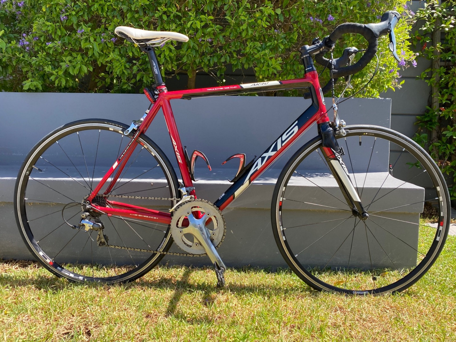 Axis AR40 Road Bike | Road Bikes | Bike Hub