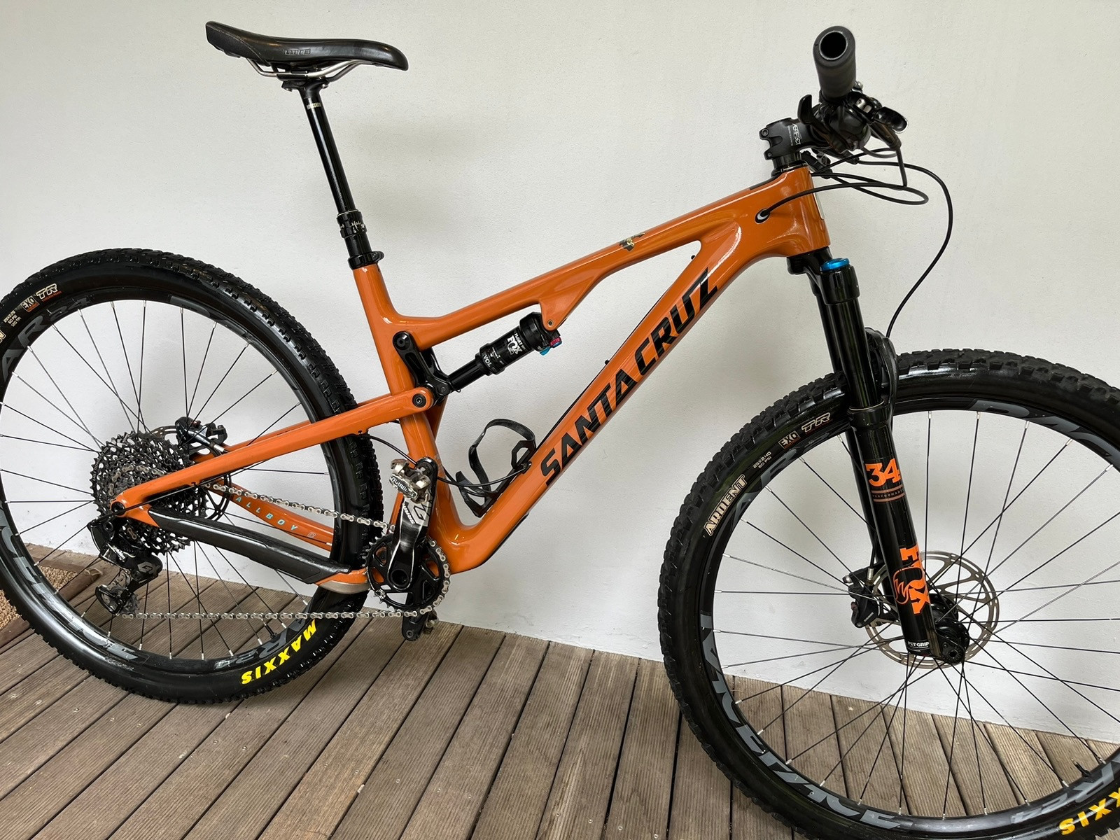 Santa Cruz Tallboy 3 | Dual Suspension Mountain Bikes | Bike Hub