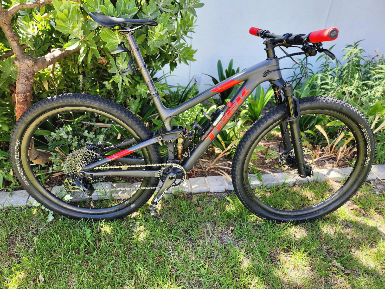 Trek Top Fuel 9.8 (frame 9.9) | Dual Suspension Mountain Bikes | Bike Hub