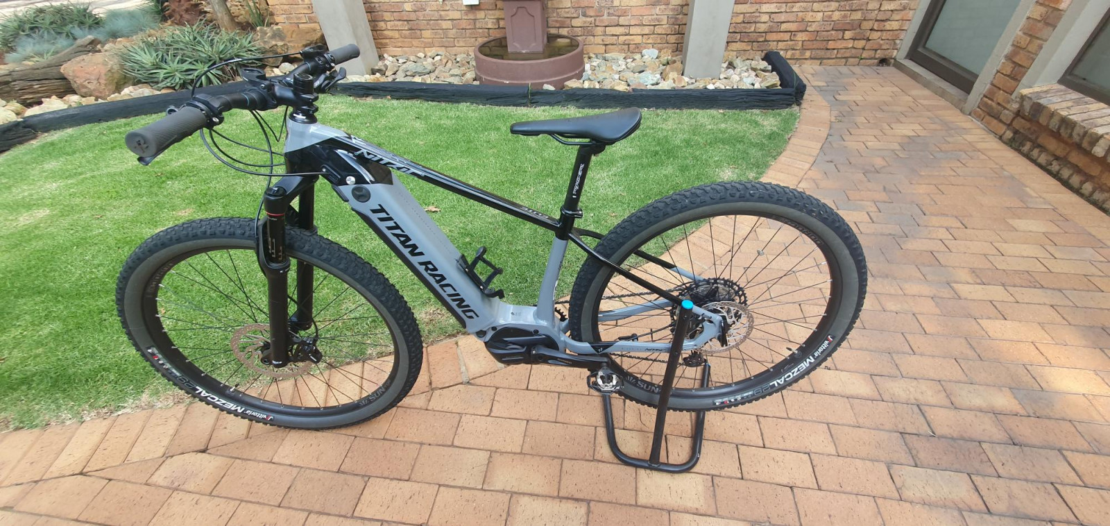 Titan Nitric Elite | Hardtail Mountain E-Bikes | Bike Hub