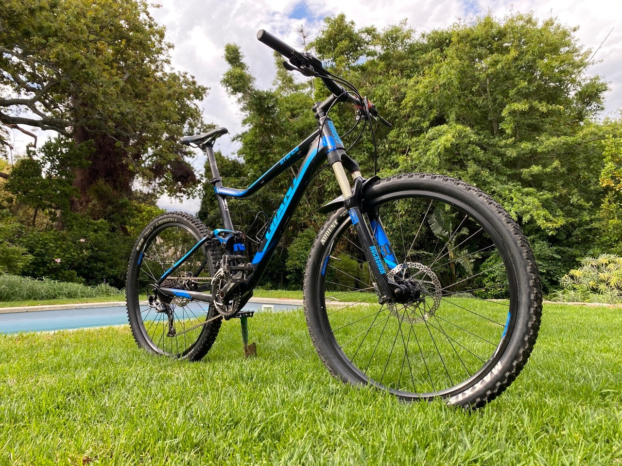 Giant Stance (Large) | Dual Suspension Mountain Bikes | Bike Hub