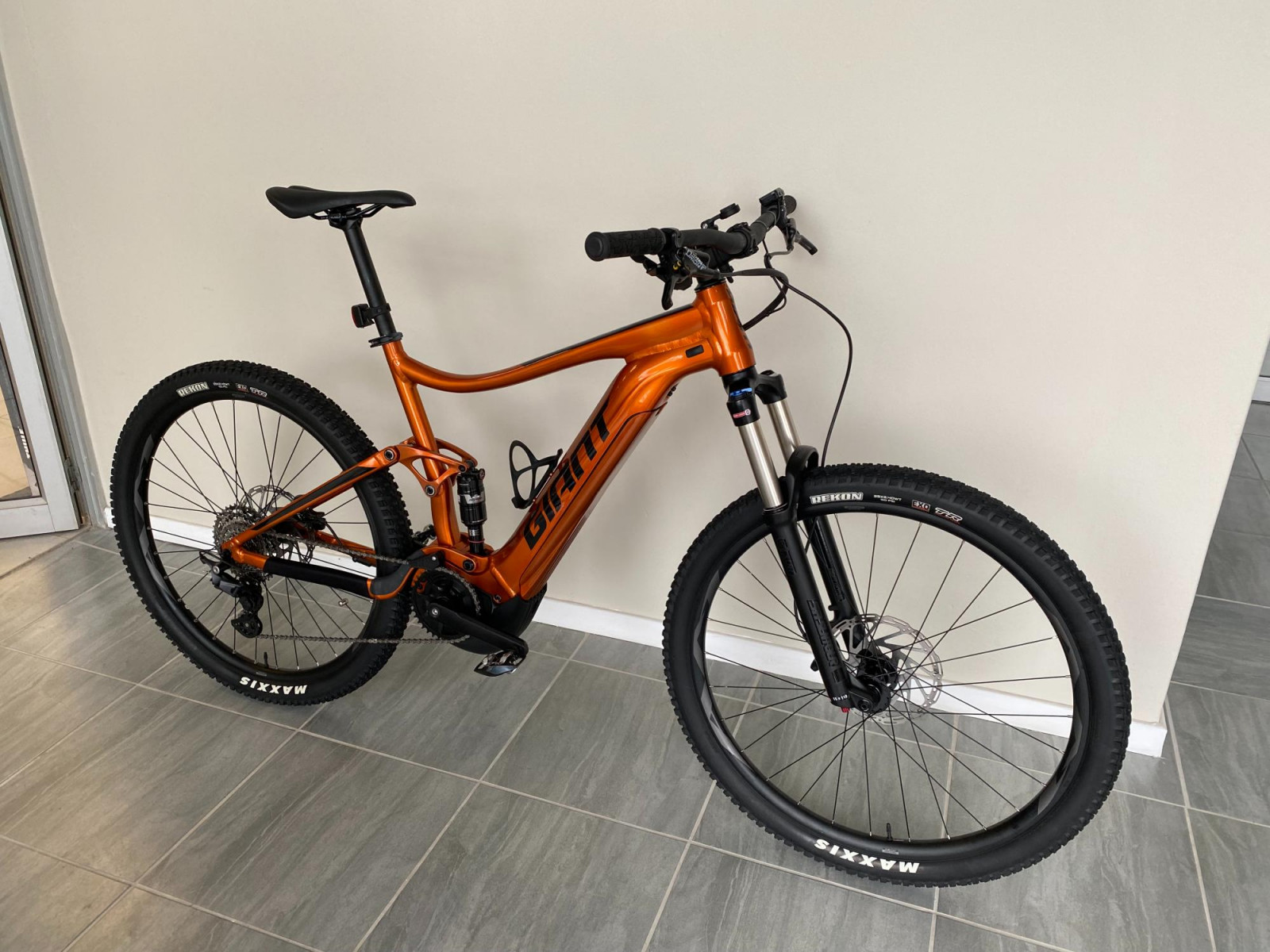 2022 Giant Stance E2 29ER XL | Dual Suspension Mountain E-Bikes | Bike Hub