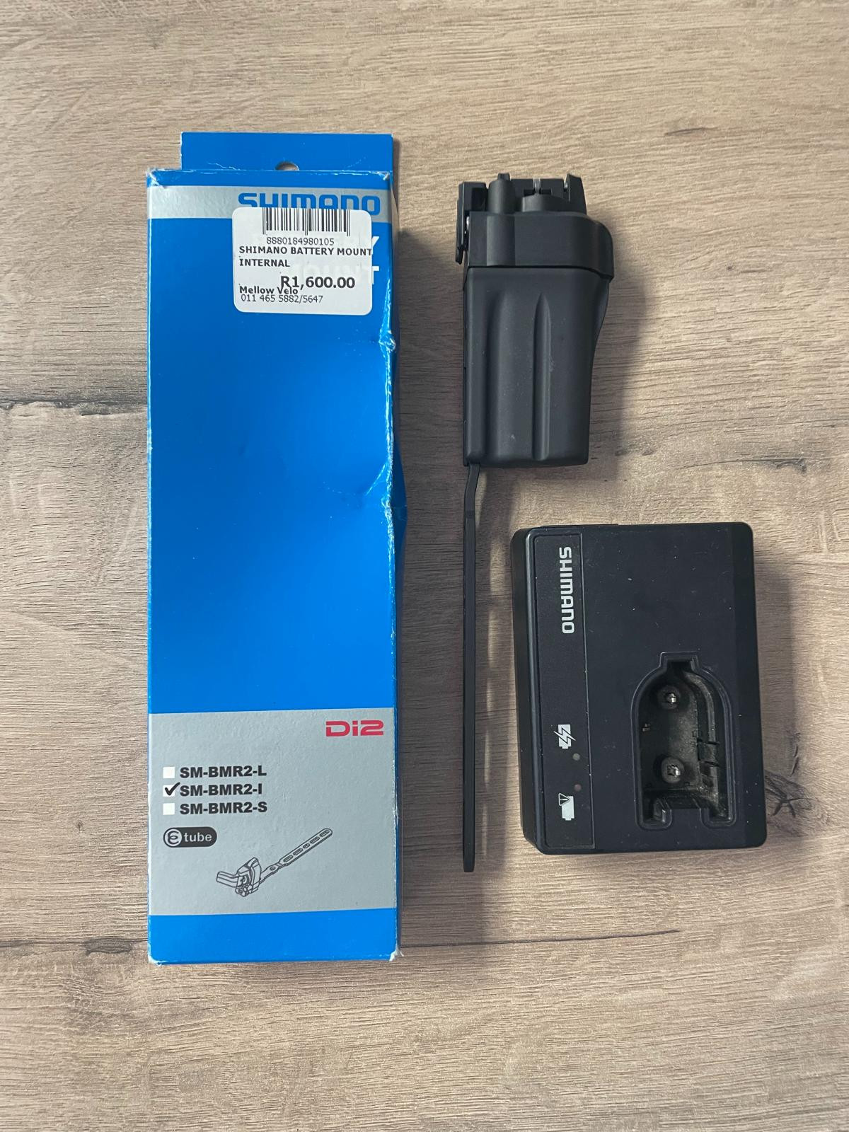 Shimano Di2 battery, mount, and charging station | Batteries ...
