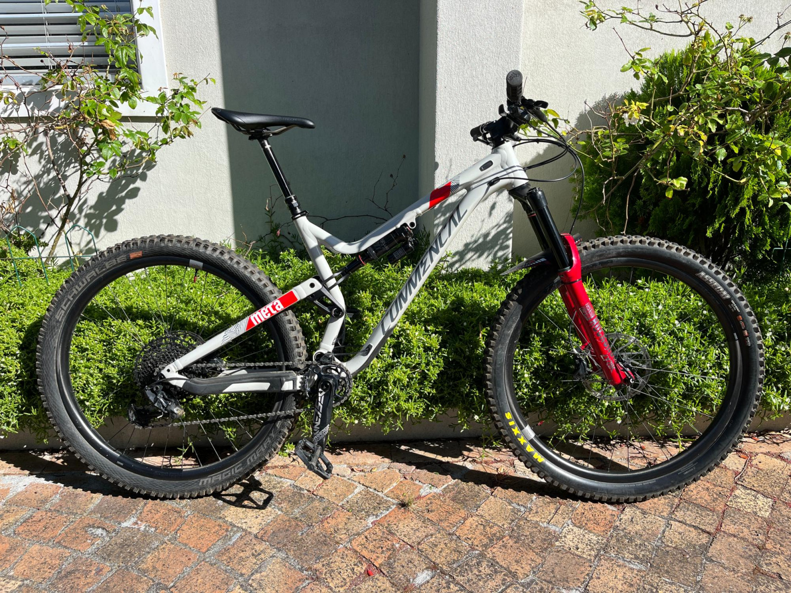 Commencal Meta AM SRAM Edition - Large | Dual Suspension Mountain Bikes ...