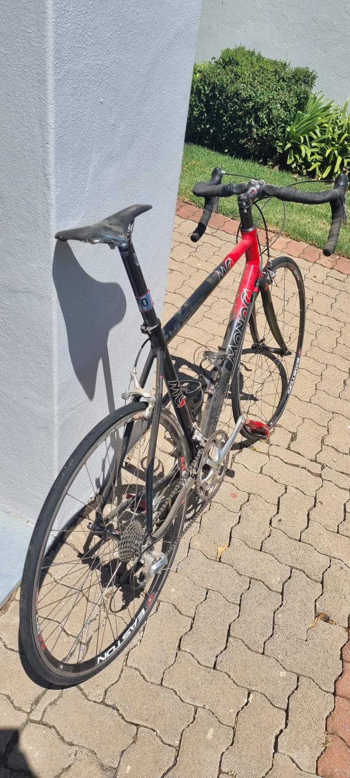 Monoc road bicyle with Easton wheels | Bike Hub