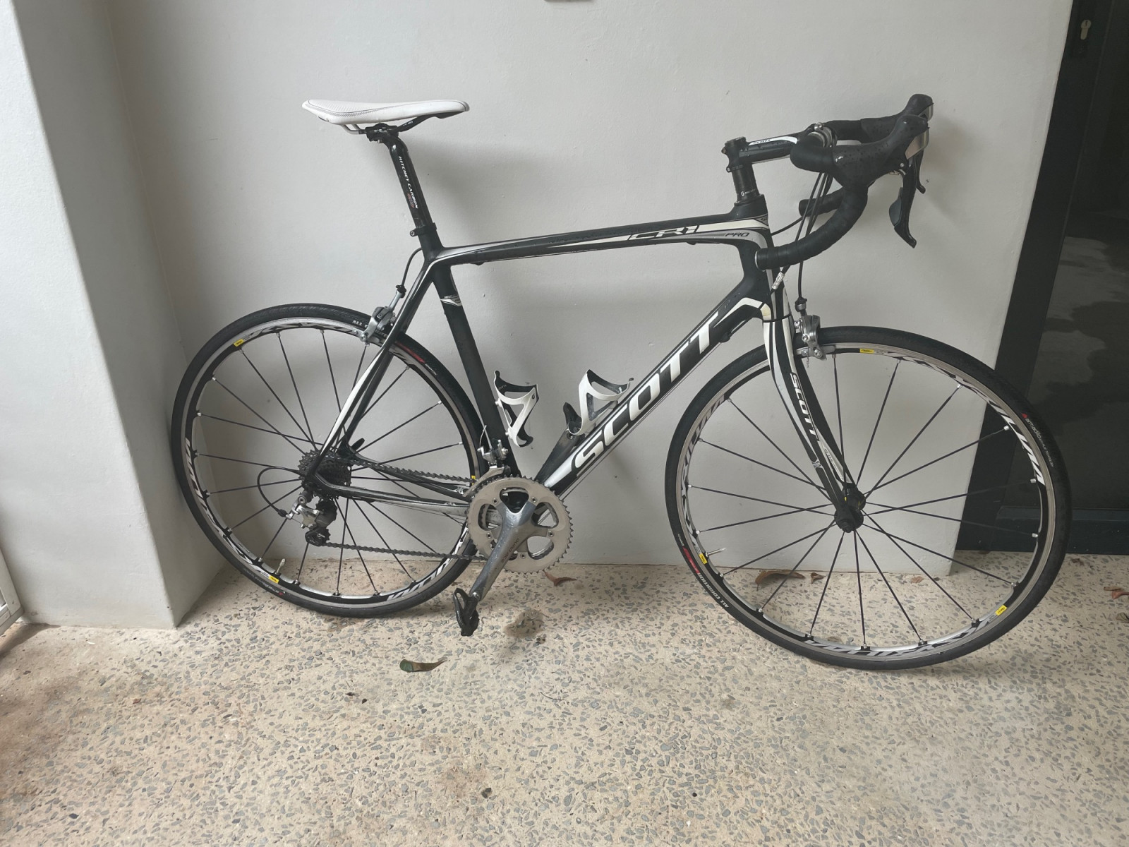 Scott CR1 Pro | Road Bikes | Bike Hub