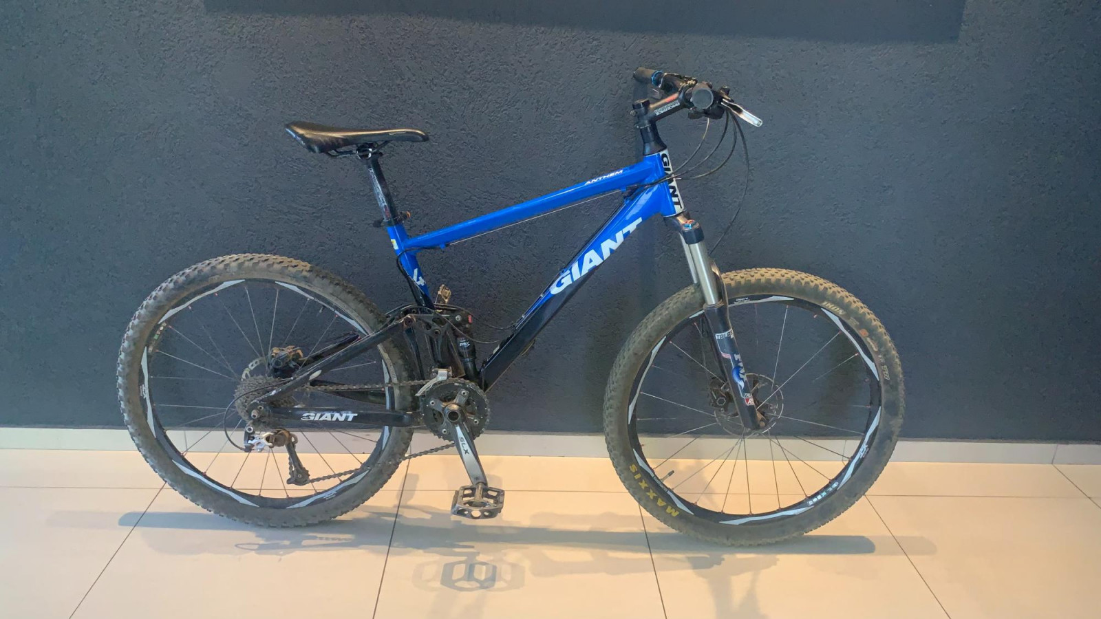 Giant Mountain bike 26 inch wheels | Dual Suspension Mountain Bikes ...