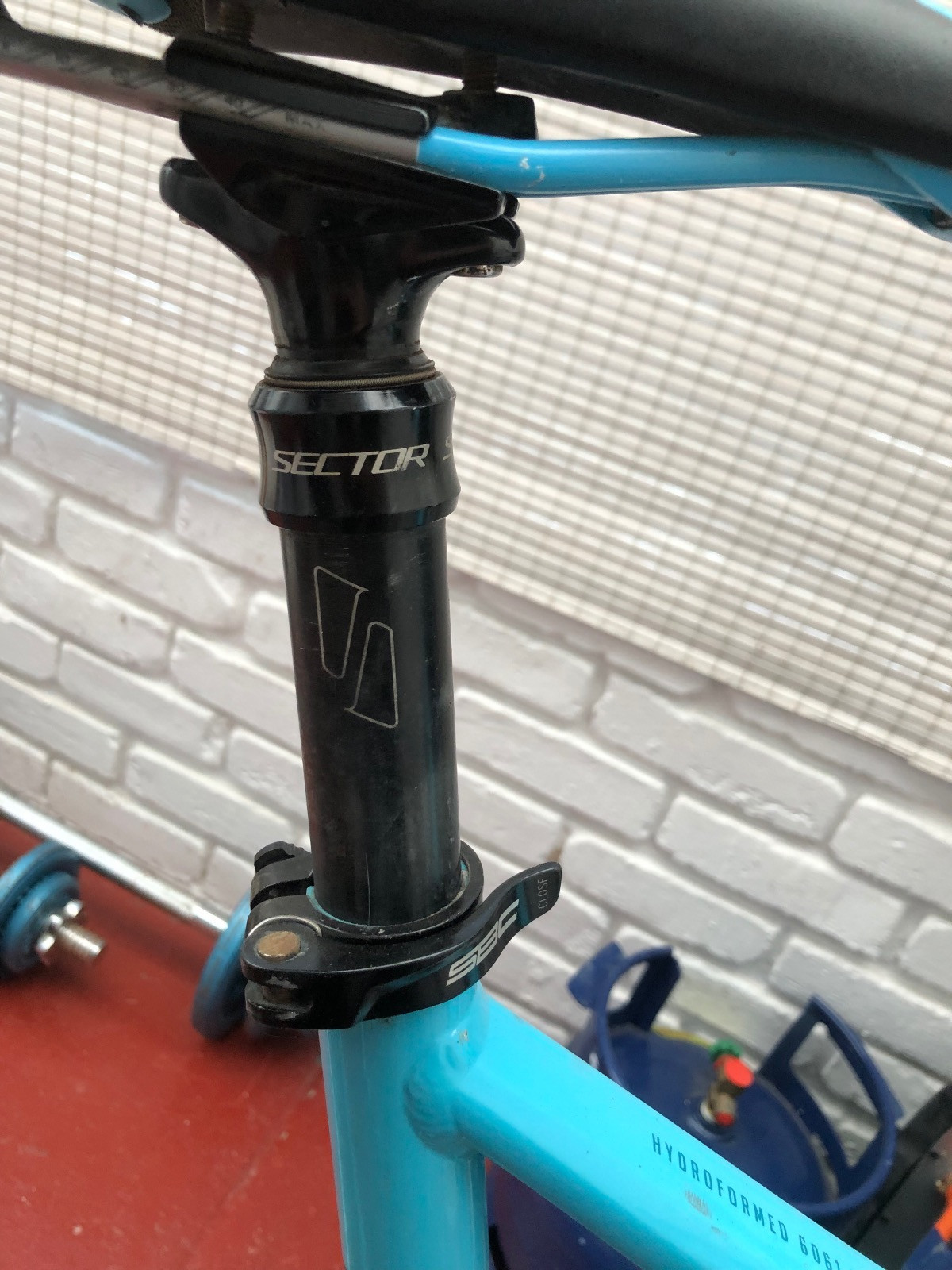 SECTOR DROPPER SEAT POST | Dropper Seat Posts | Bike Hub