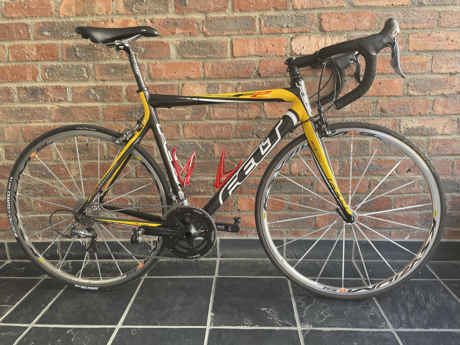 Felt F2 SL | Road Bikes | Bike Hub