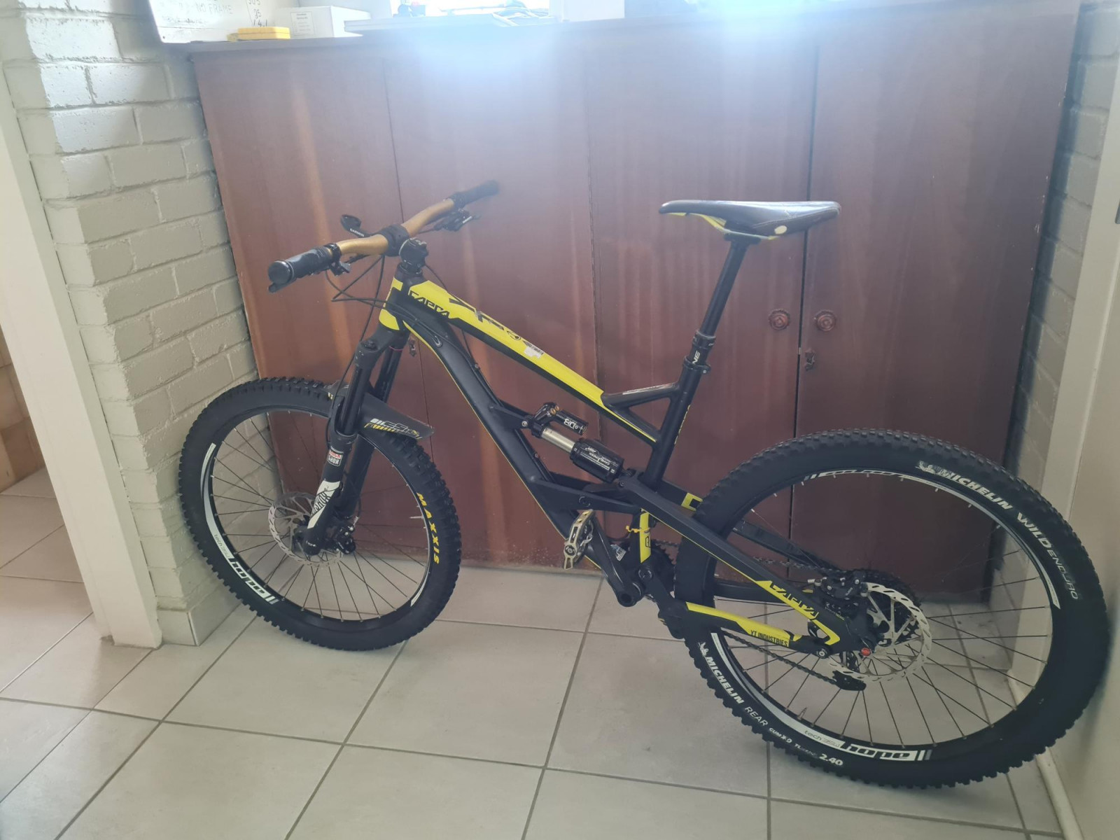 YT Capra Al 2016 | Dual Suspension Mountain Bikes | Bike Hub