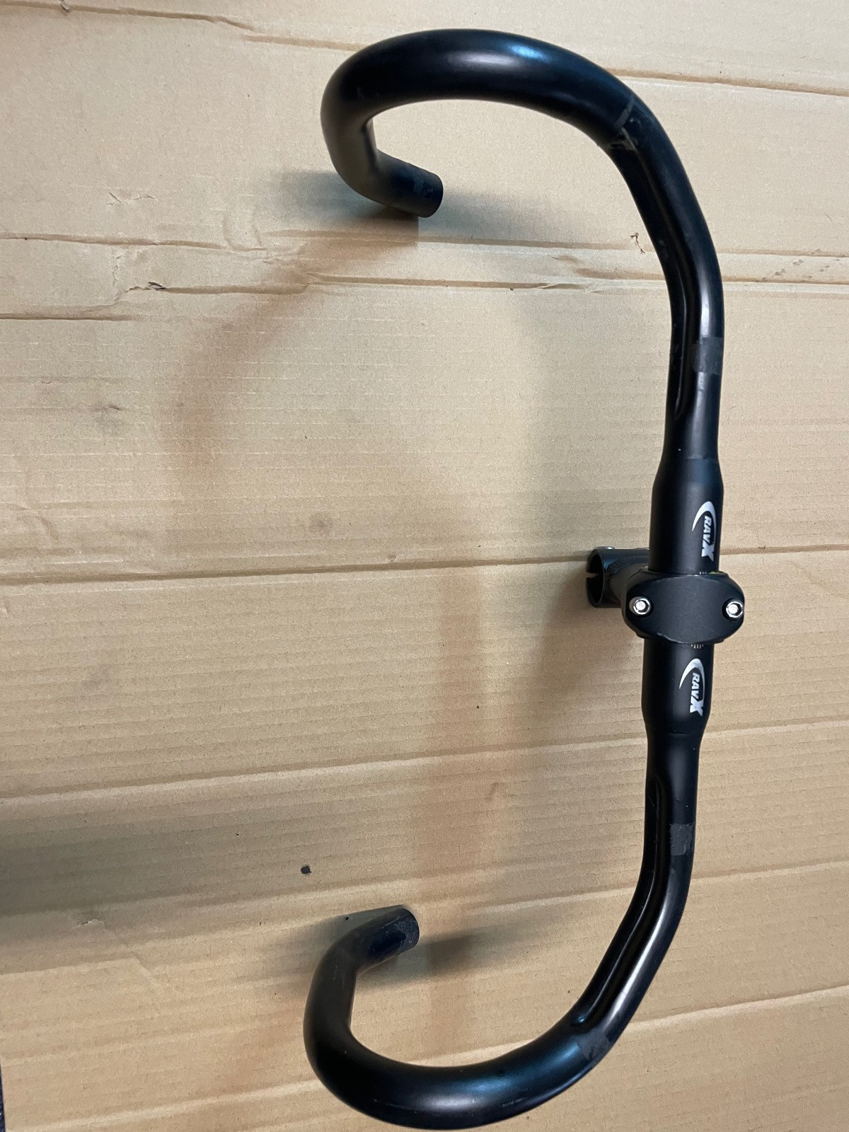 Handlebar and stem - RAVX | Handlebars | Bike Hub