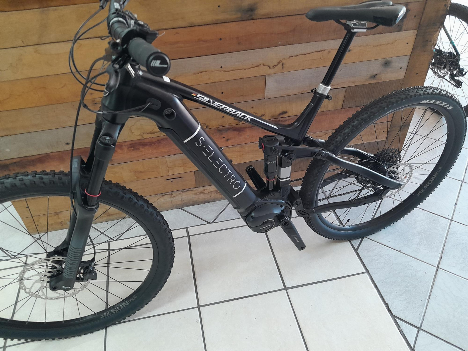 SILVERBACK AL-2 E-BIKE | Dual Suspension Mountain E-Bikes | Bike Hub