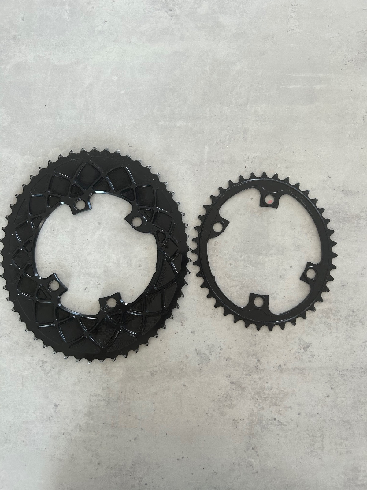 OVAL chainrings | Chainrings | Bike Hub