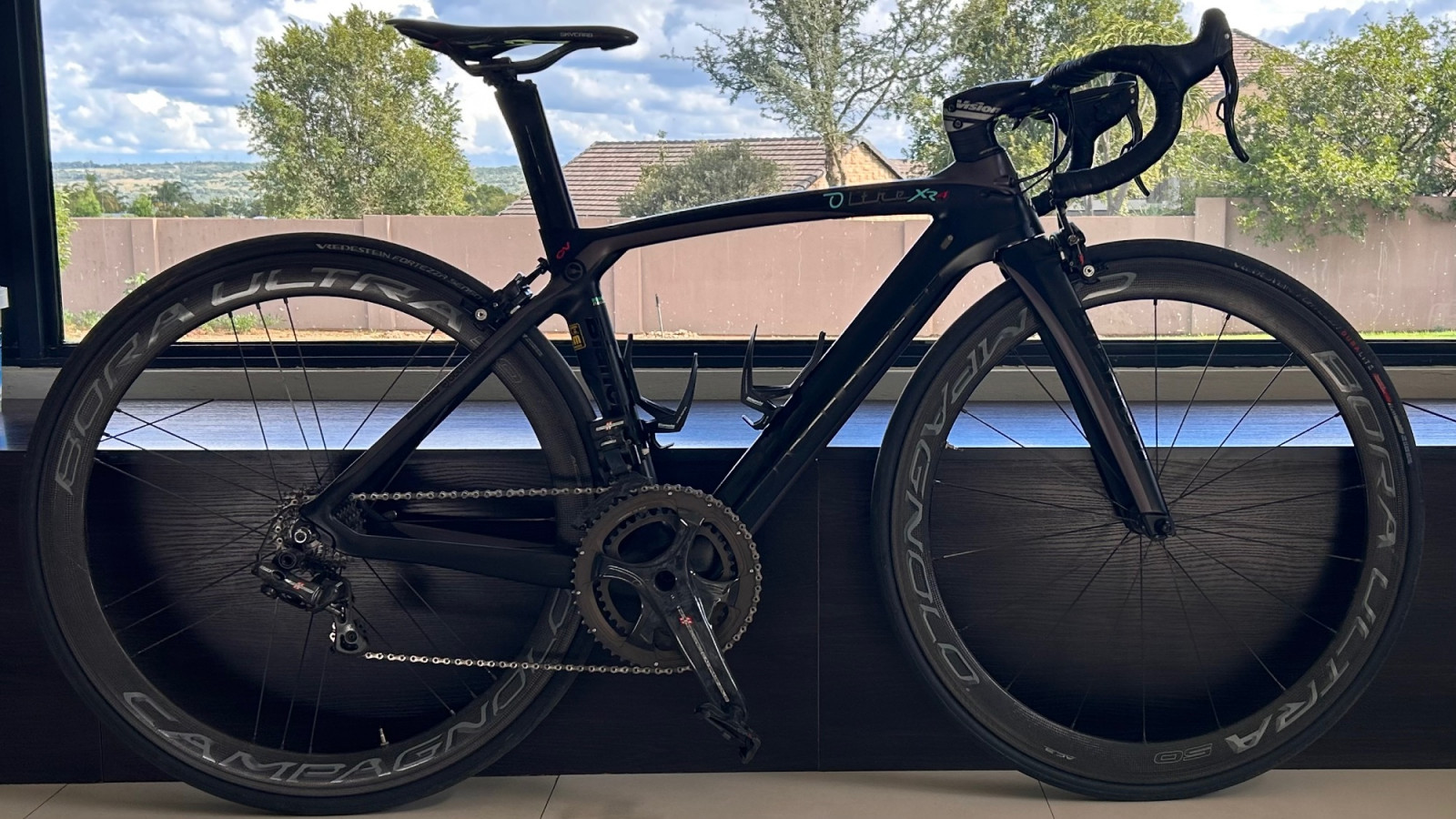 Bianchi Oltre XR4 47cm Full Campagnolla Eps | Road Bikes | Bike Hub