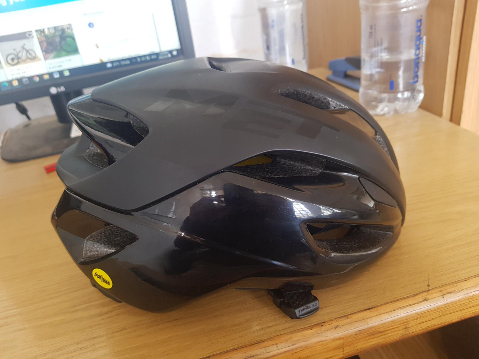Met Rivale MIPS (M) | Helmets | Bike Hub