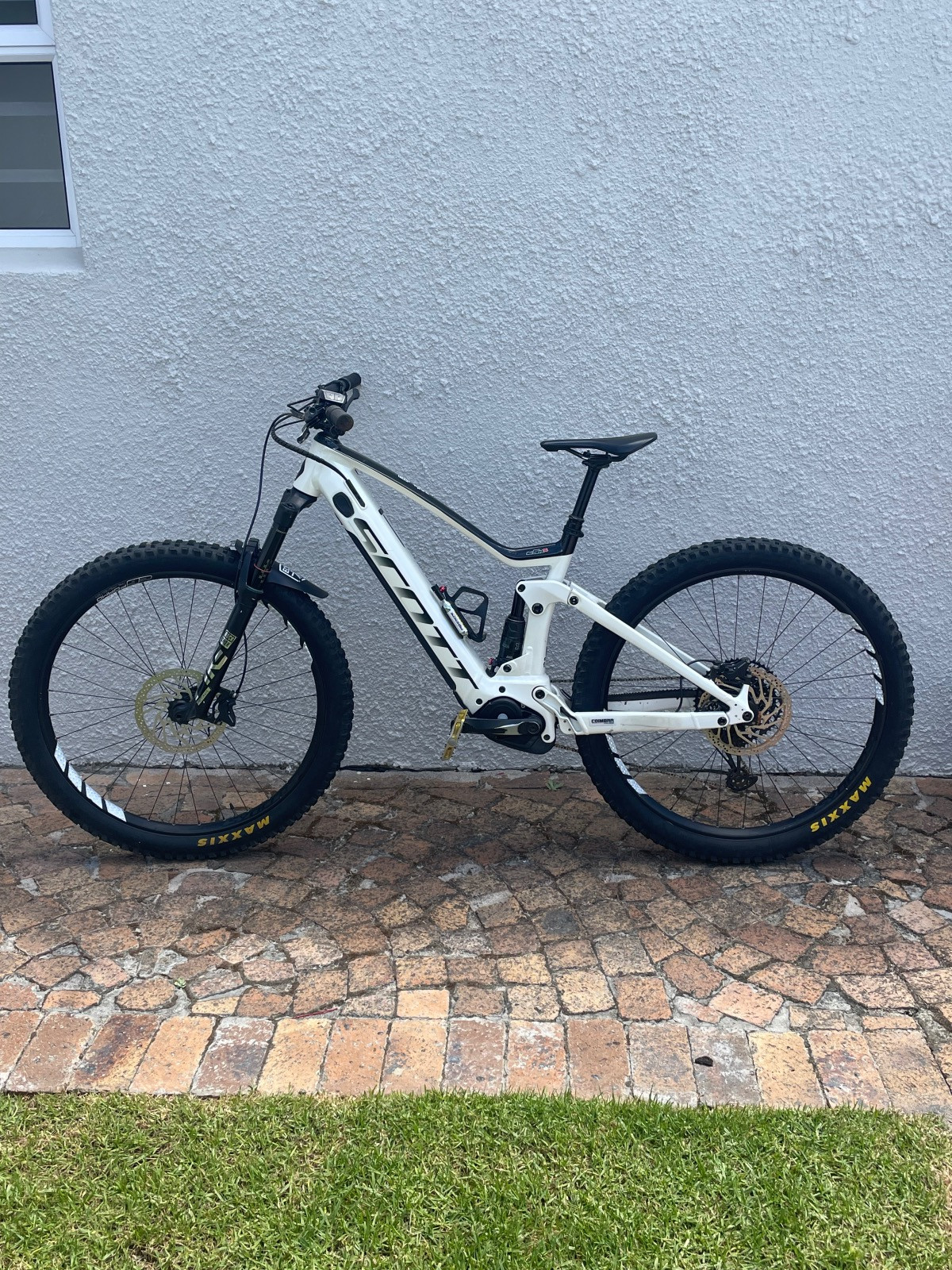 Scott strike | Dual Suspension Mountain E-Bikes | Bike Hub