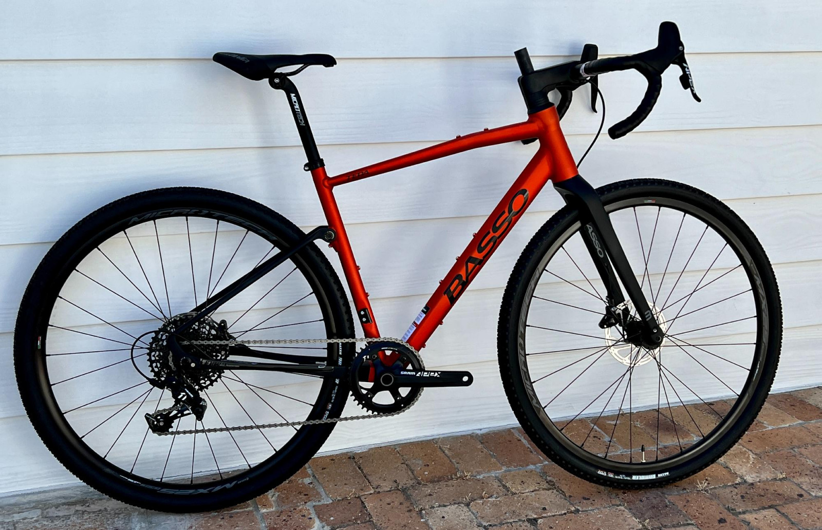 New Basso Tera Gravel bike - Complete | Bike Hub