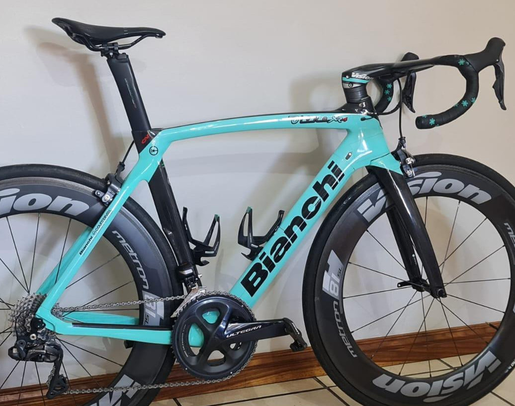 Bianchi Oltre XR4 Di2 (wheels excluded) | Bike Hub