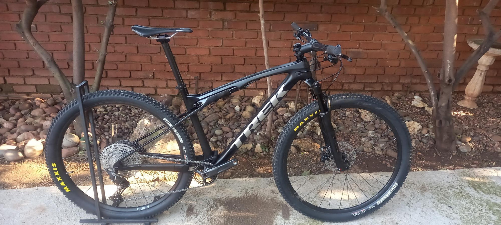 Trek Supercaliber (L) - All new components!!! | Bike Hub