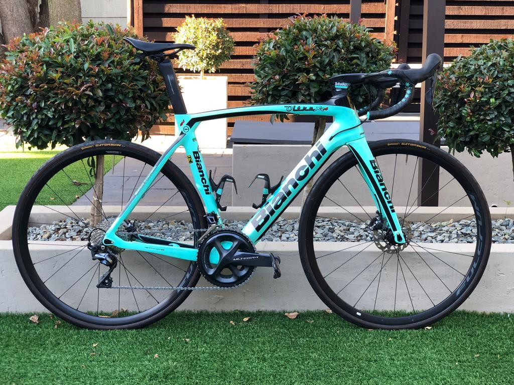 Bianchi Oltre Lite XR4 | Road Bikes | Bike Hub