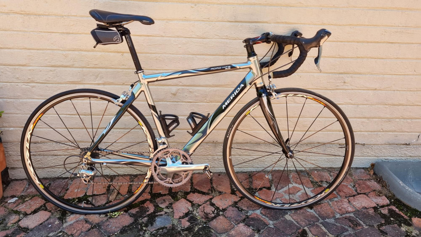 Merida Road HFS 906 | Road Bikes | Bike Hub