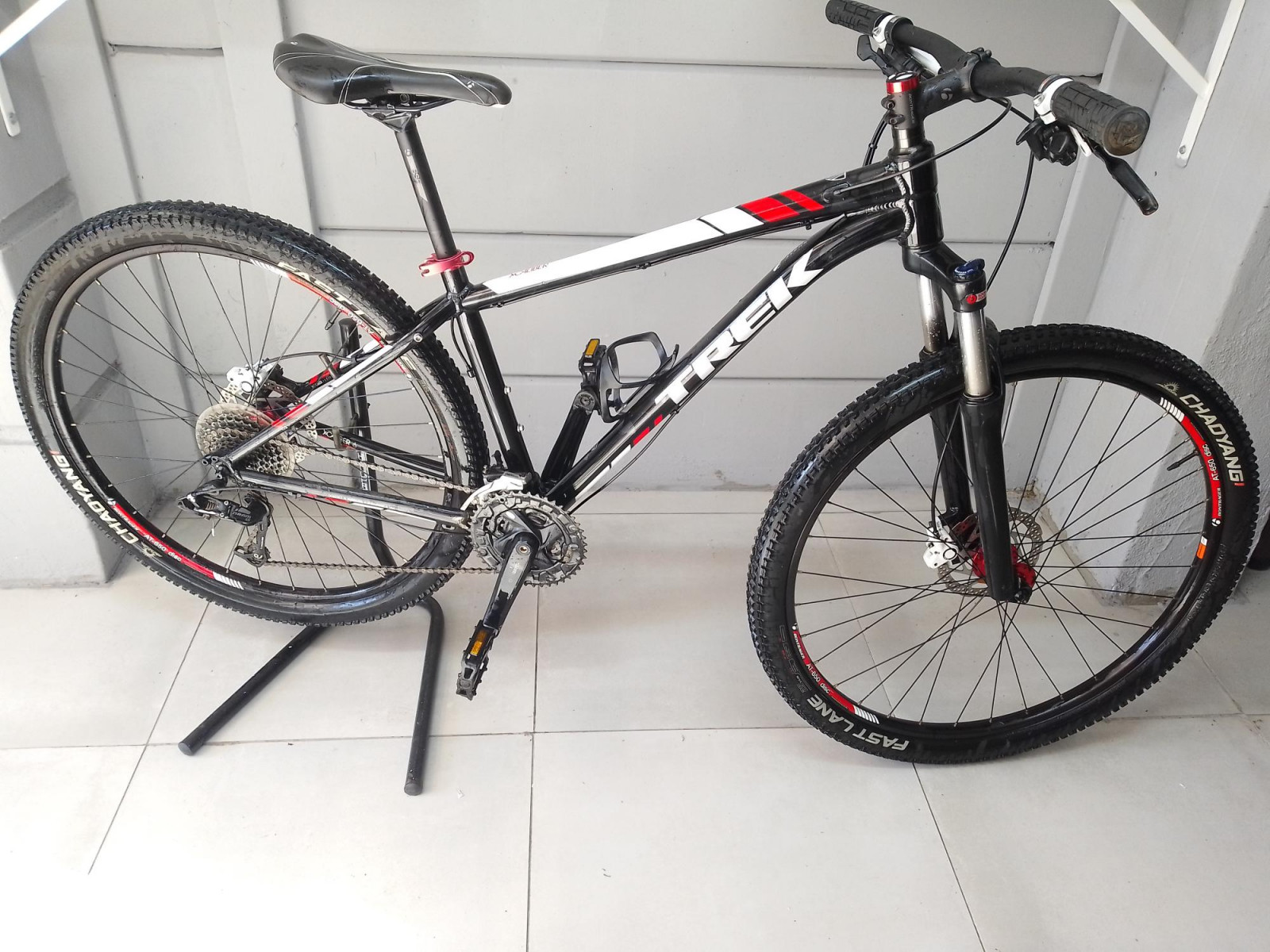 Trek Xcaliber 29er | Hardtail Mountain Bikes | Bike Hub