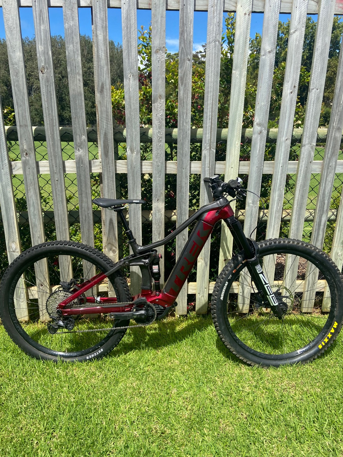 Trek Rail 7 (Small) | Dual Suspension Mountain Bikes | Bike Hub