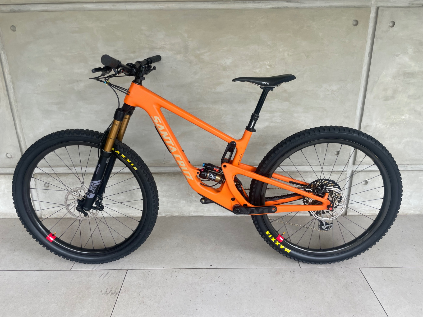 Santa Cruz Hightower | Dual Suspension Mountain Bikes | Bike Hub