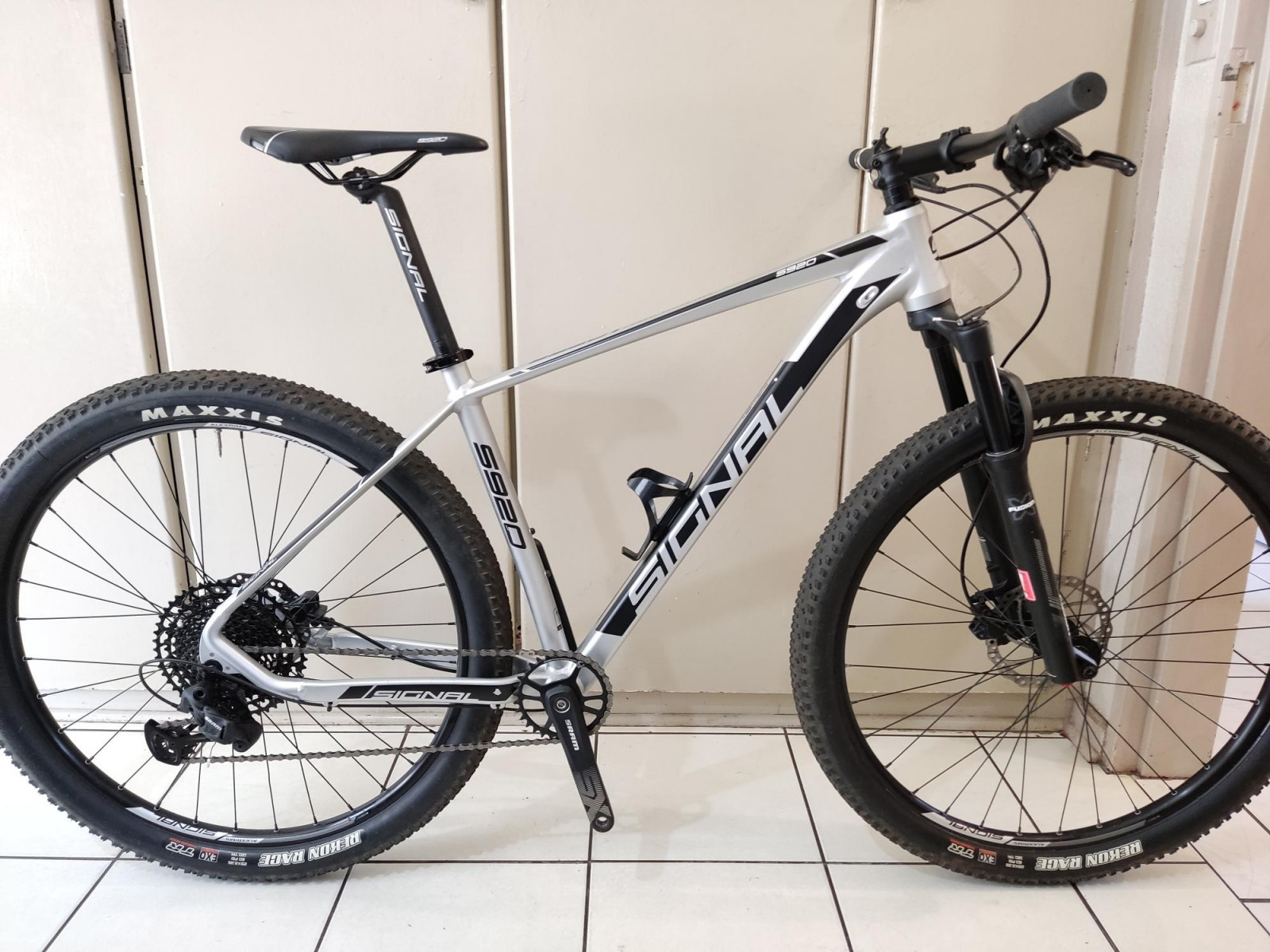 Signal S920 29er / Large Frame **Like New** | Bike Hub