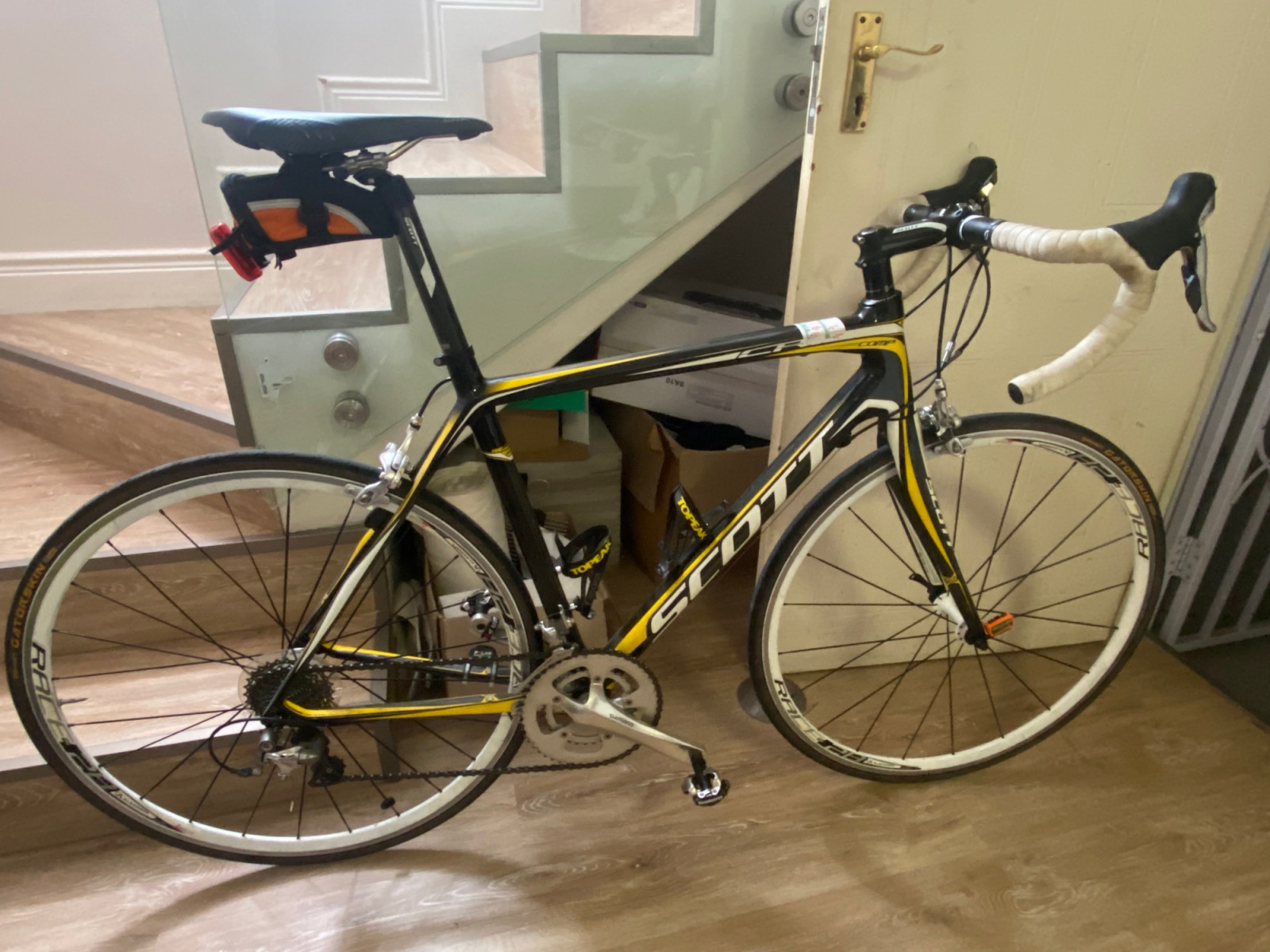 Scott CR1 Carbon Road Bike | Road Bikes | Bike Hub