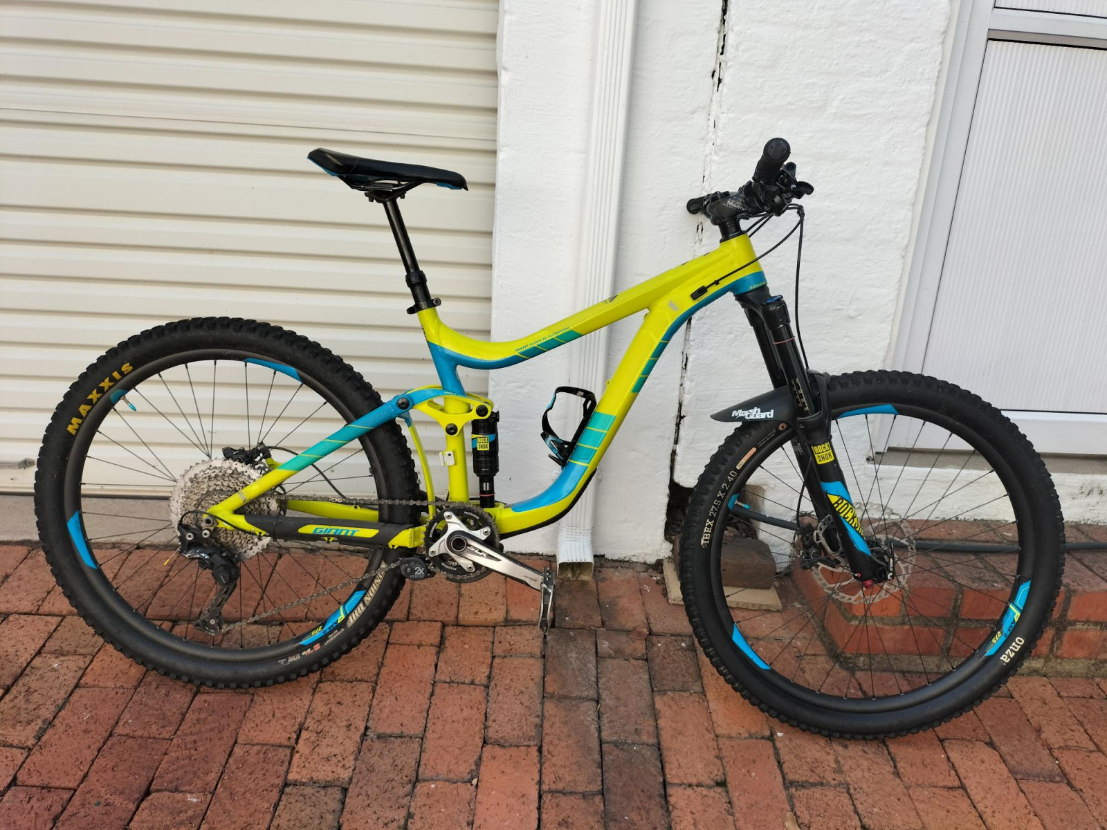 Giant Reign 2 | Dual Suspension Mountain Bikes | Bike Hub